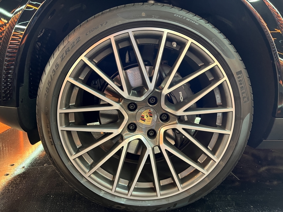 PORSCHE CAYENNE COUPE E-HYBRID 462 PLATINUM EDITION | Excel Car